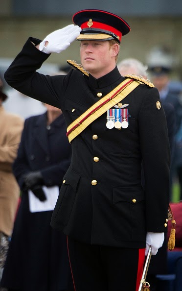 Royal Family Around the World: Prince Harry Presents No 26 Squadron RAF ...